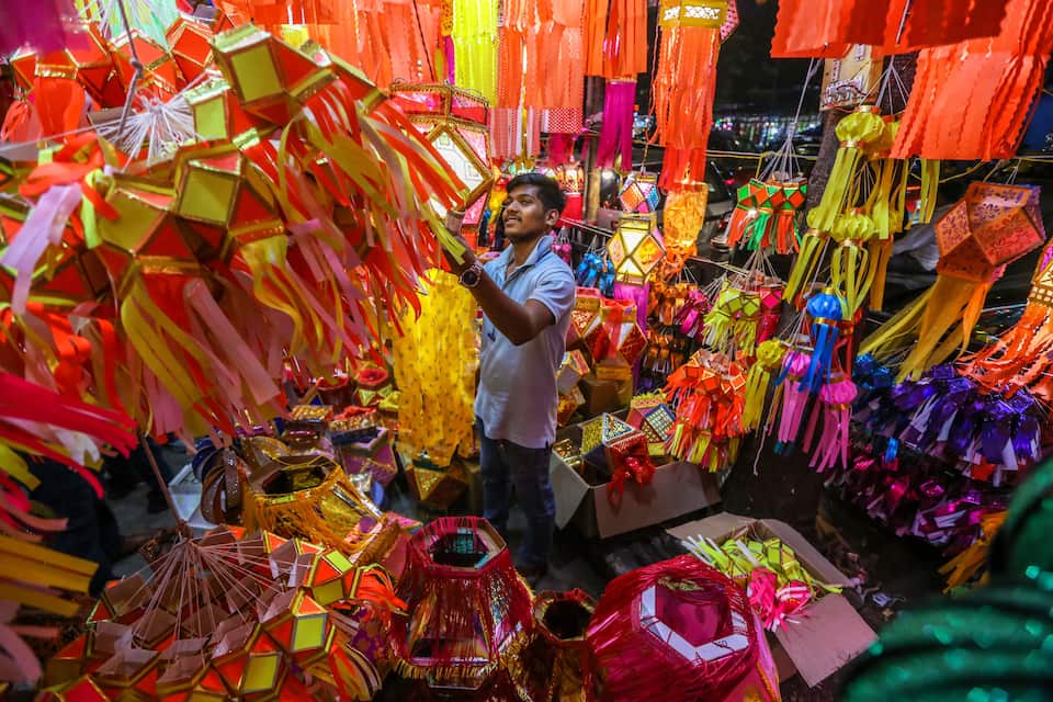 When is Diwali and what does the festival celebrate? | SBS News