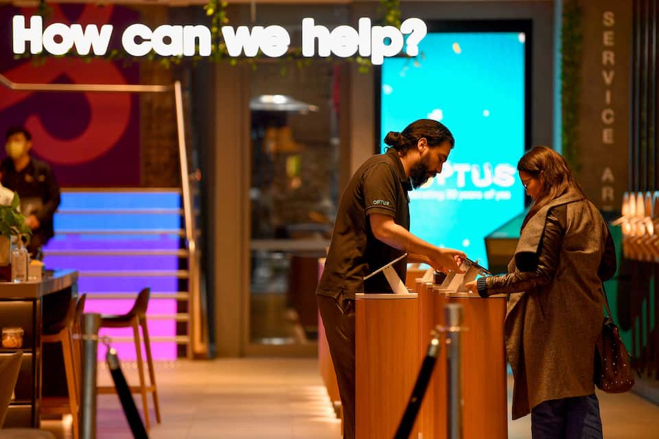 Optus data breach: Company faces a customer exodus, calls for ...