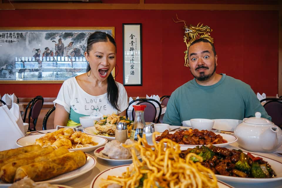 《亚当和宝玲的澳洲美食》：澳大利亚的国菜是什么？ | SBS Chinese