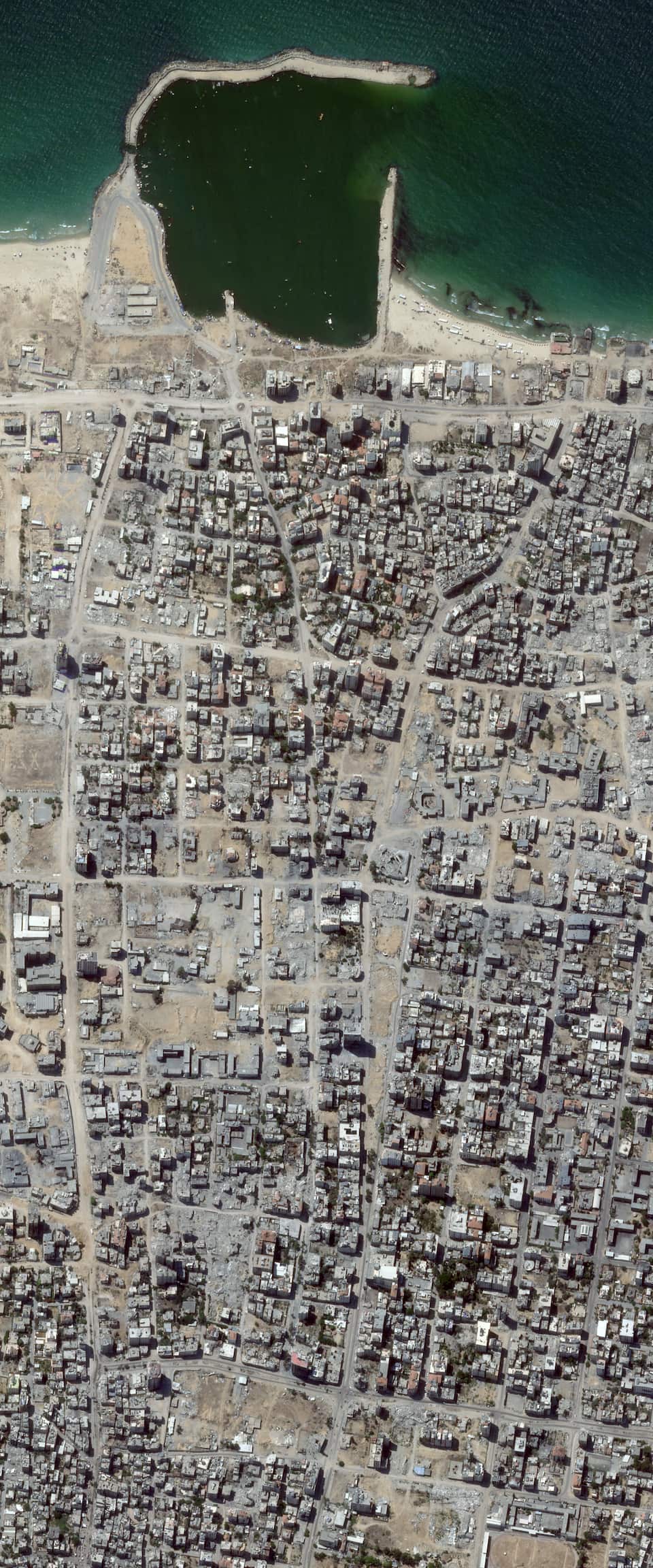 Images show how Gaza has been destroyed as strikes continue | SBS News