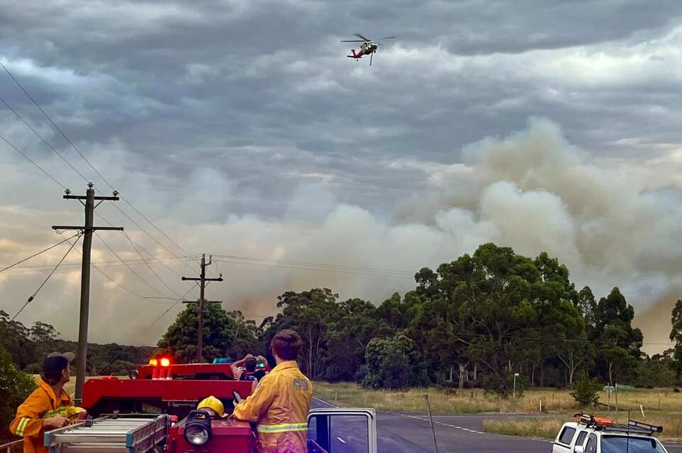 Grampians bushfire: Hundreds of firefighters battling to contain blaze ...