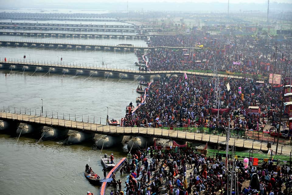 At least 30 people killed in crowd crush at India's Kumbh Mela ...