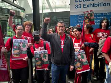 Grill’d hit with Australia’s ‘first-ever’ fast food strike | SBS News