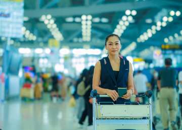 Flights are expensive, how do you get the cheapest airfares? | SBS News
