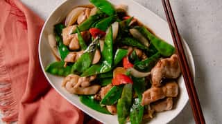 12 of the best recipes for cooking with snow peas | SBS Food