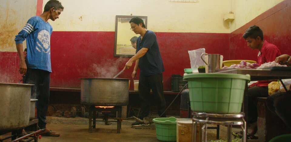Some of the best biryani in India is made at a wrestling pit | SBS Food