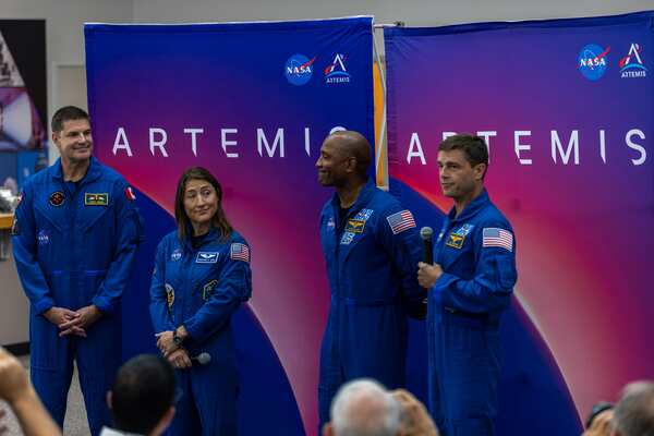 NASA's Artemis program, the first crewed moon mission in 50 years | SBS ...