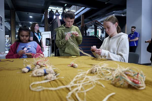 Gaano kahalaga ang paghahabi sa kultura ng First Nations? | SBS Filipino