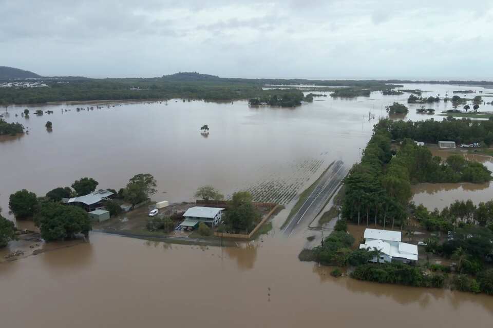 Stranded Wujal Wujal residents evacuated as flood water eases | SBS NITV