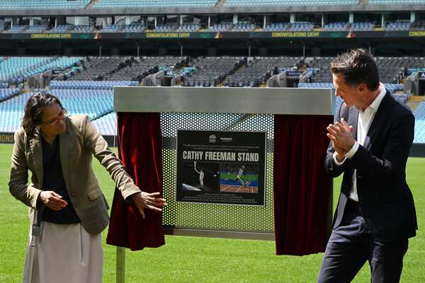 Cathy Freeman stand unveiled at the site of her iconic victory | SBS NITV