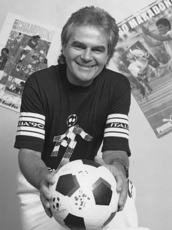 Les Murray: From a boy who had nothing to a legend who helped Australia ...