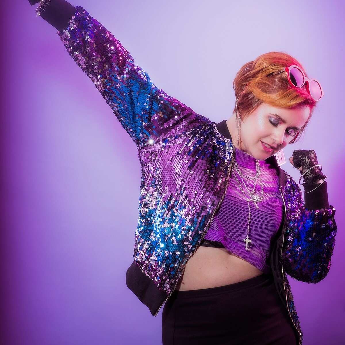 A comediante brasileira que mistura astrologia, Madonna e questões ...