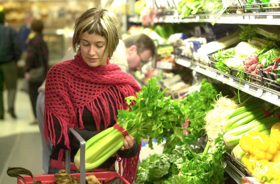 Supermarkets are charging more for unpackaged fruit and veg: Review ...