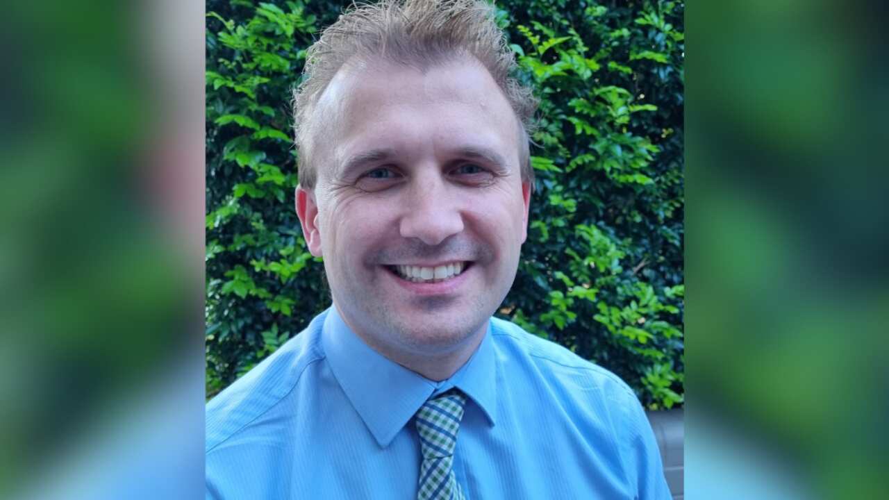 Ламаючи бар'єри: розмова з доктором Степаном Думою | SBS Ukrainian