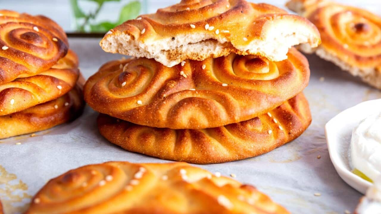 Why our family eats sweet flatbread before sunrise this Ramadan | SBS Food