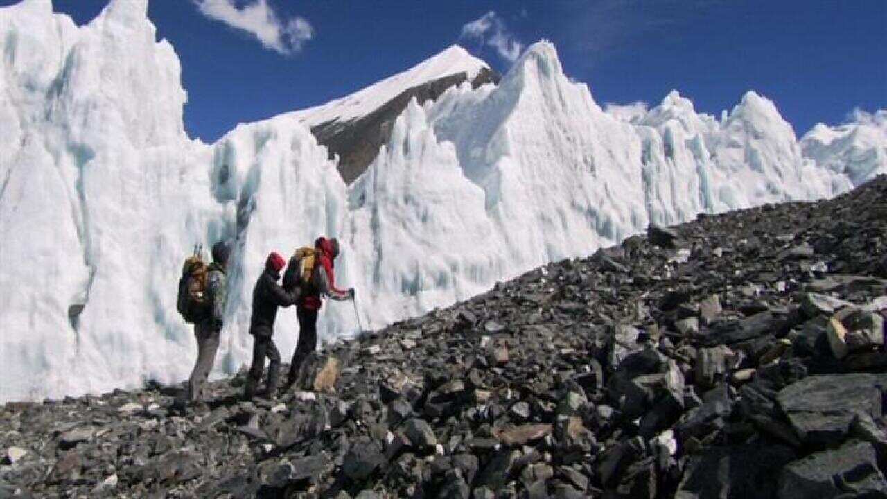 Six blind Tibetan teenagers climb the Lhakpa-Ri peak of Mount Everest ...