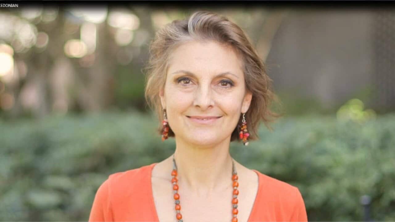 Ги признавам традиционалните чувари на земјата на која што работиме. | SBS Macedonian