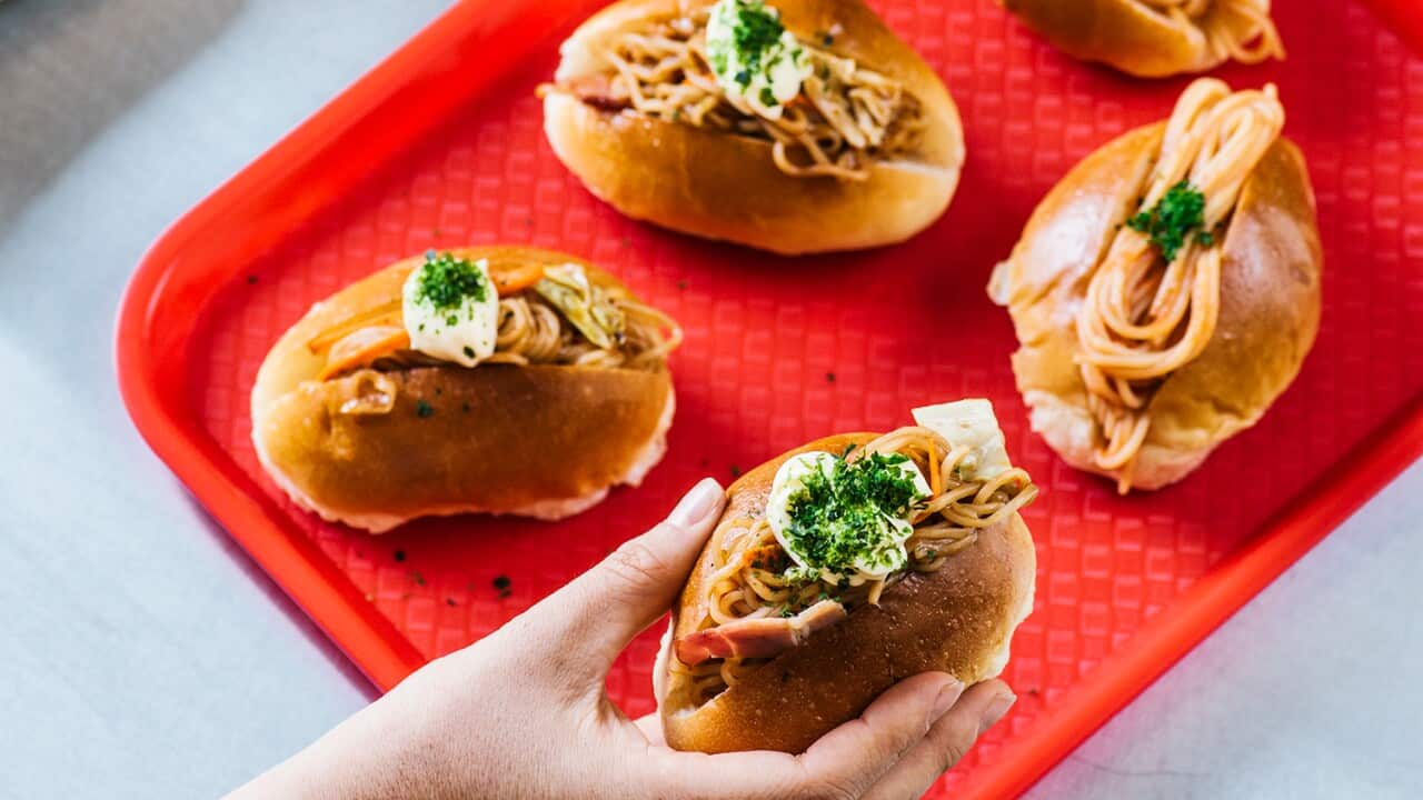 yakisoba bread roll