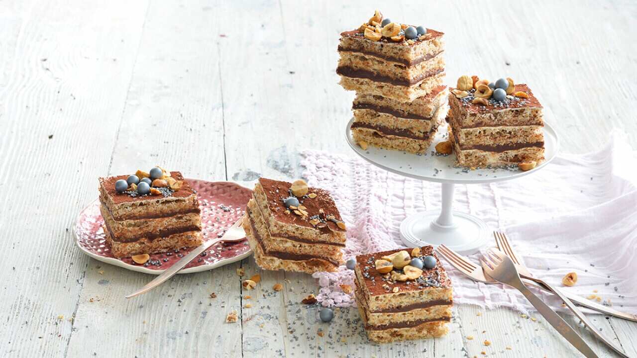 Hazelnut Meringue Layer Cakes With Coffee Buttercream Fragelite Sbs