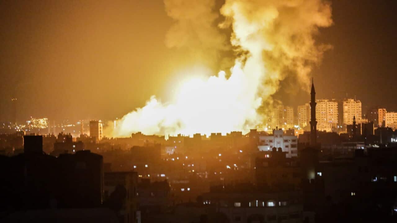 bombs exploding in israel
