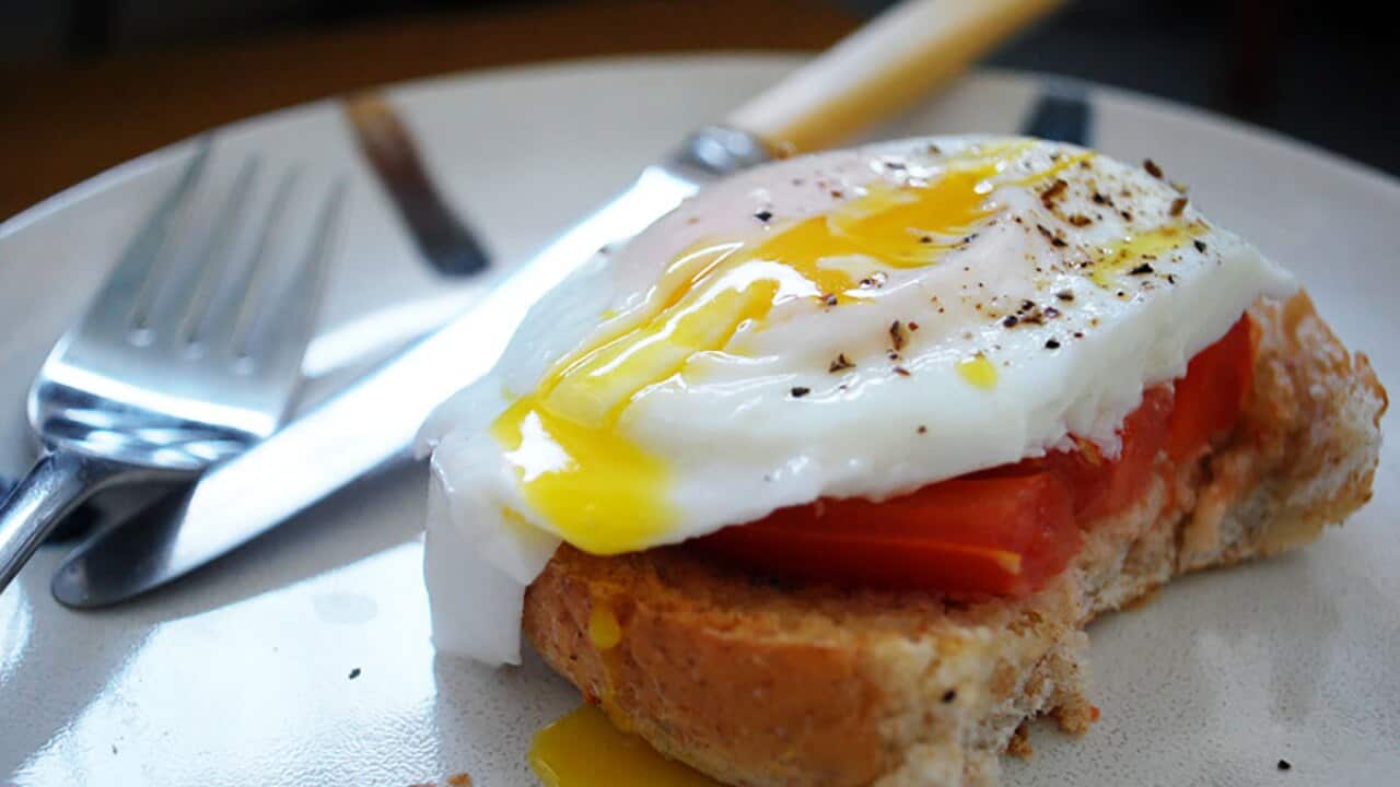 how to cook like heston poached eggs