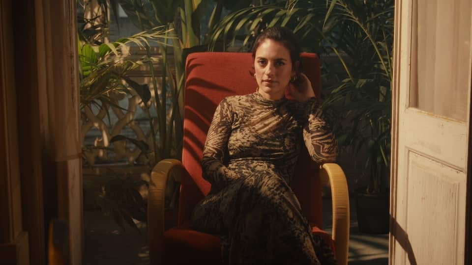Cantora brasileira Anna Setton, que vive em Portugal, volta à Austrália ...
