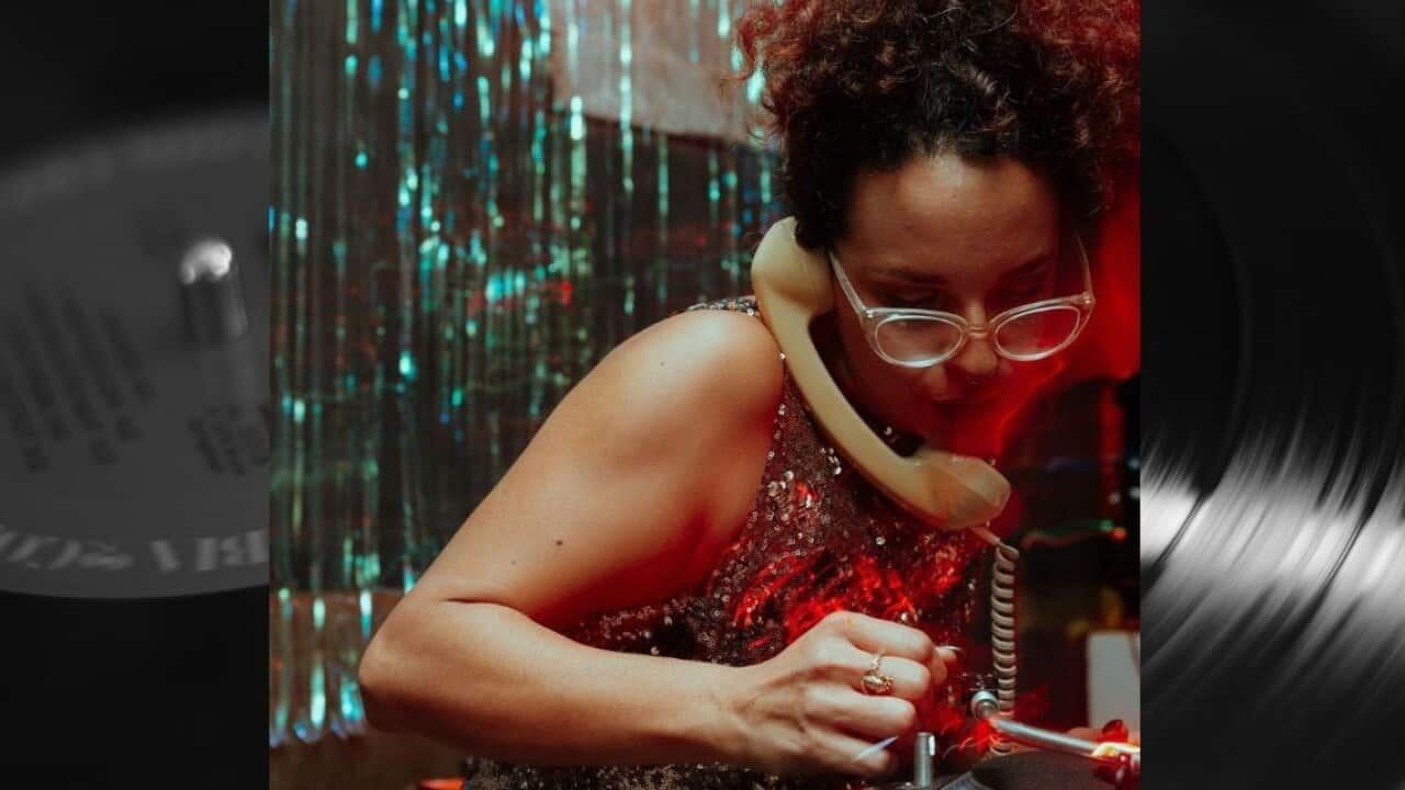 DJulioFems: DJ Foxy Fuzz | SBS Spanish