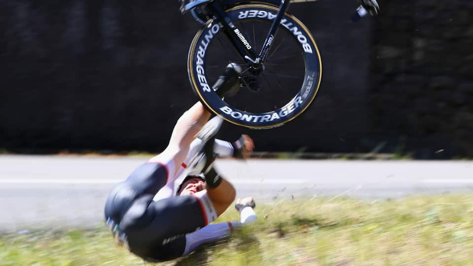 Dramatic TDF crash still haunts Theuns | SBS Sport