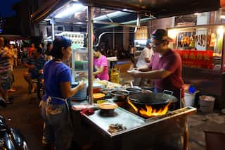 How to work a wok on induction | SBS The Cook Up with Adam Liaw