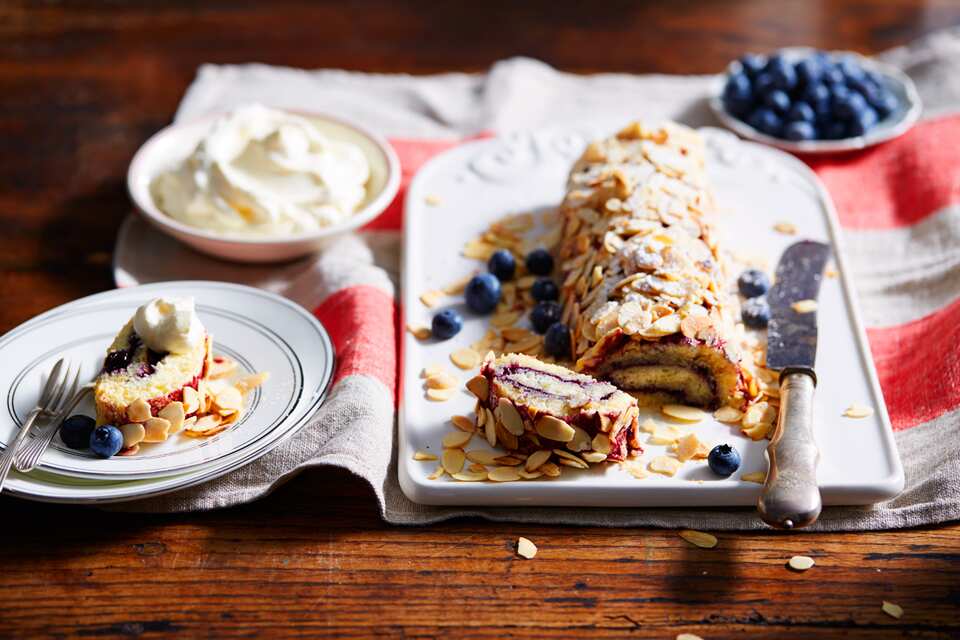 How to make a light, golden sponge | SBS Food