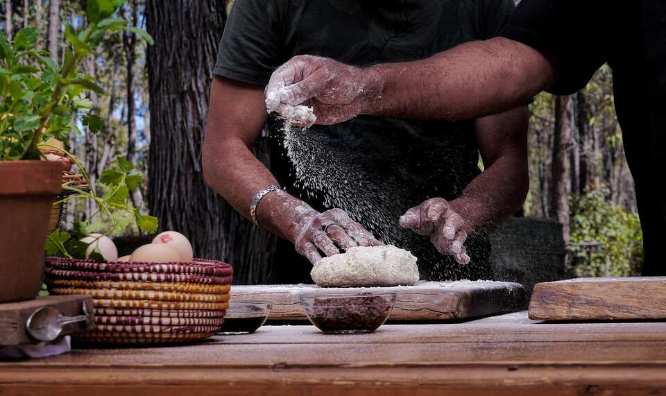 13 ways to use bush food in your baking | SBS Food