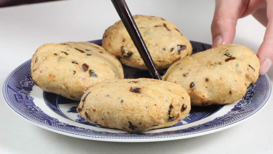 How to make Vietnamese fried fish cakes (cha ca chien) | SBS Food