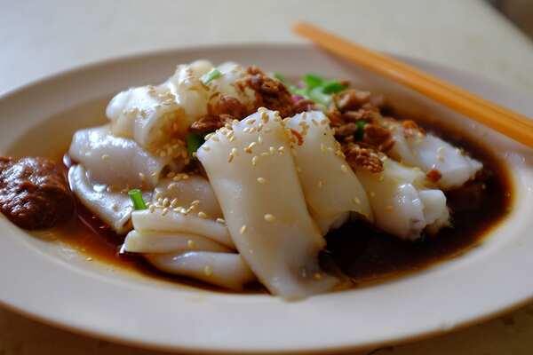 Yum cha or dim sum? There's a difference | SBS Food