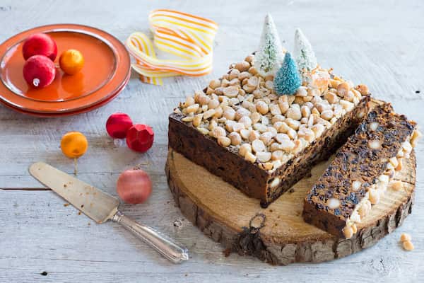 23 Christmas cakes to tempt any fruitcake hater | SBS Food