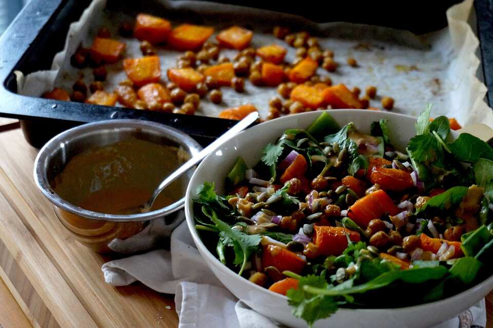33 fresh salad recipes that say 'hello, sunshine!' | SBS Food