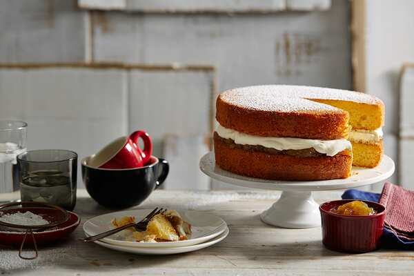 How to make a light, golden sponge | SBS Food