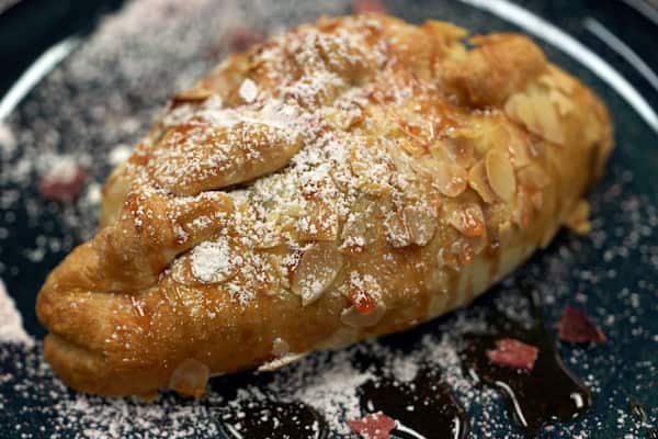 13 ways to use bush food in your baking | SBS Food