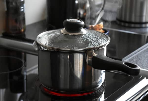 Induction vs ceramic cooktops: which one is better? | SBS The Cook Up ...