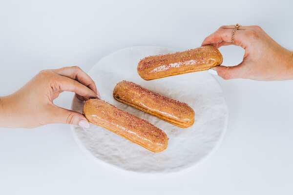 This pastry chef can make more than 140 types of eclairs | SBS Food