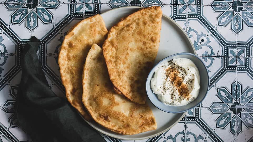Around the world in... flatbread | SBS Food
