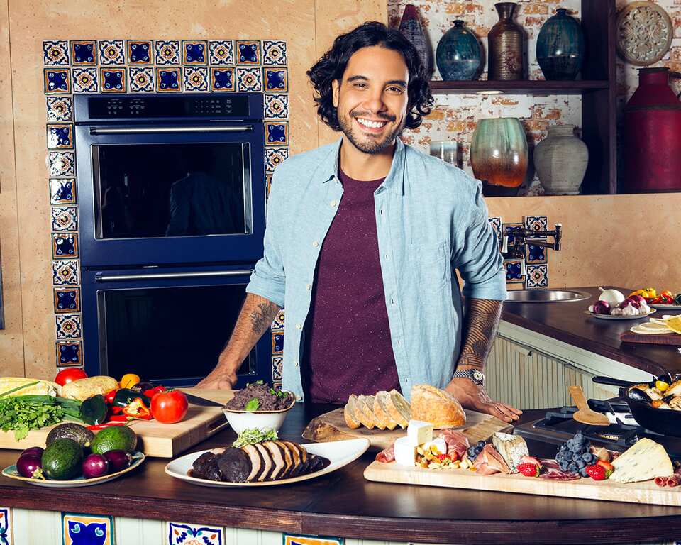 This Venezuelan corn pancake is our new fave way to eat pulled pork ...