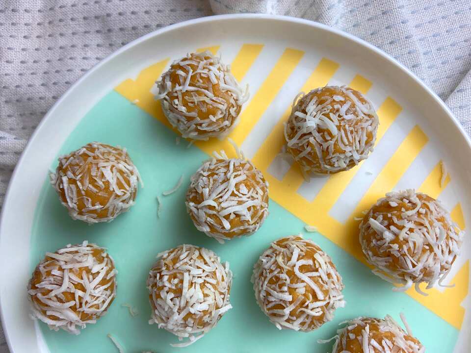 Masala chai rum balls | SBS Food