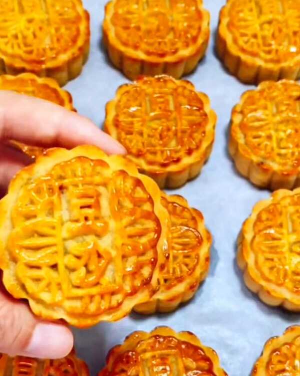How to make your own mooncakes | SBS Food