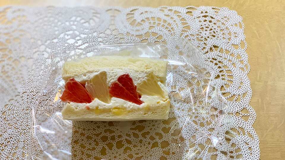 Sandwich in form, cake in function: meet Japan’s fruit sando | SBS Food