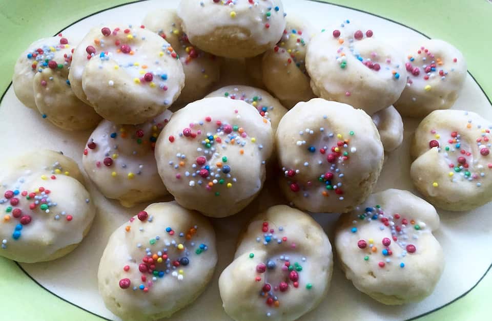 10 moreish Easter biscuit recipes you can't go wrong with | SBS Food