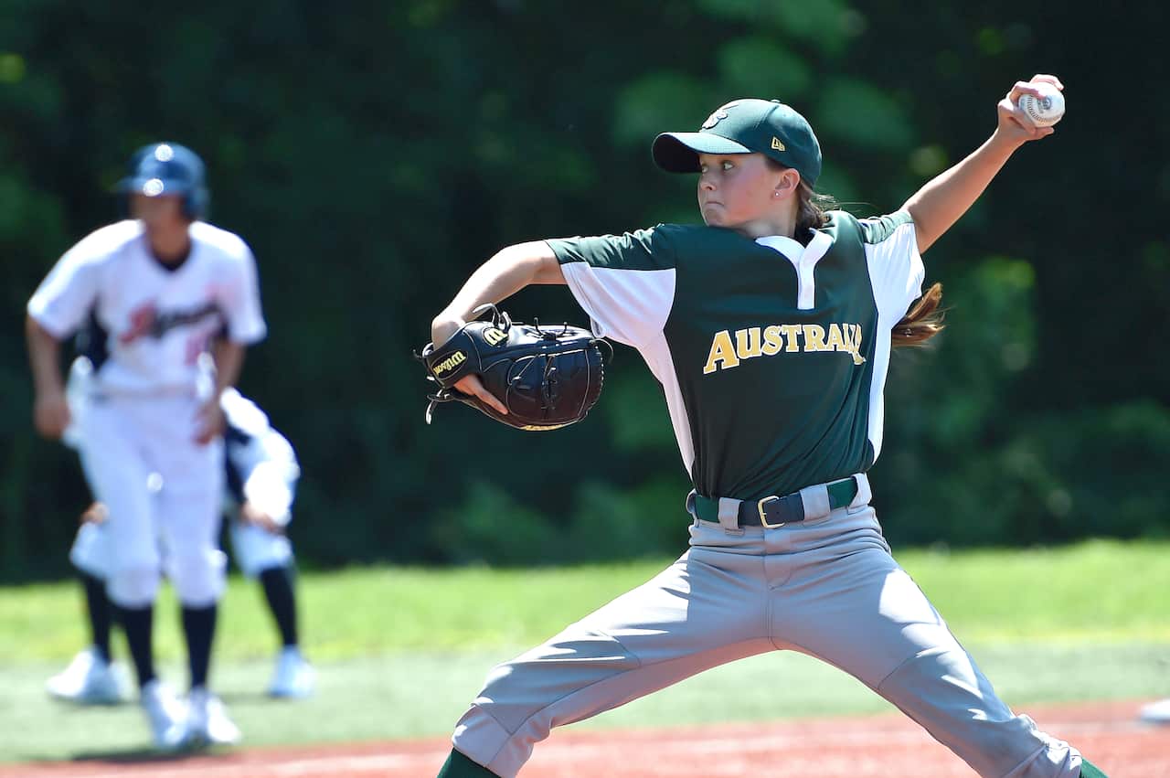 The Melbourne girl making baseball history | SBS News