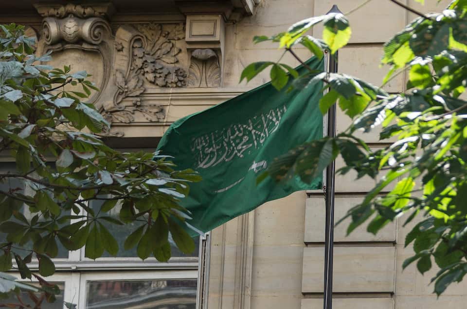 Why the black Shahada flag doesn't belong to Islamic State militants ...