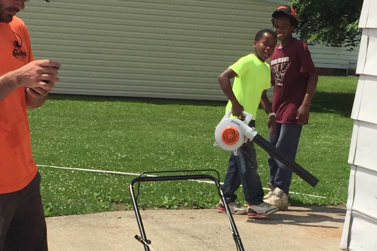 Neighbour calls police on a 12-year-old boy mowing the grass | SBS News