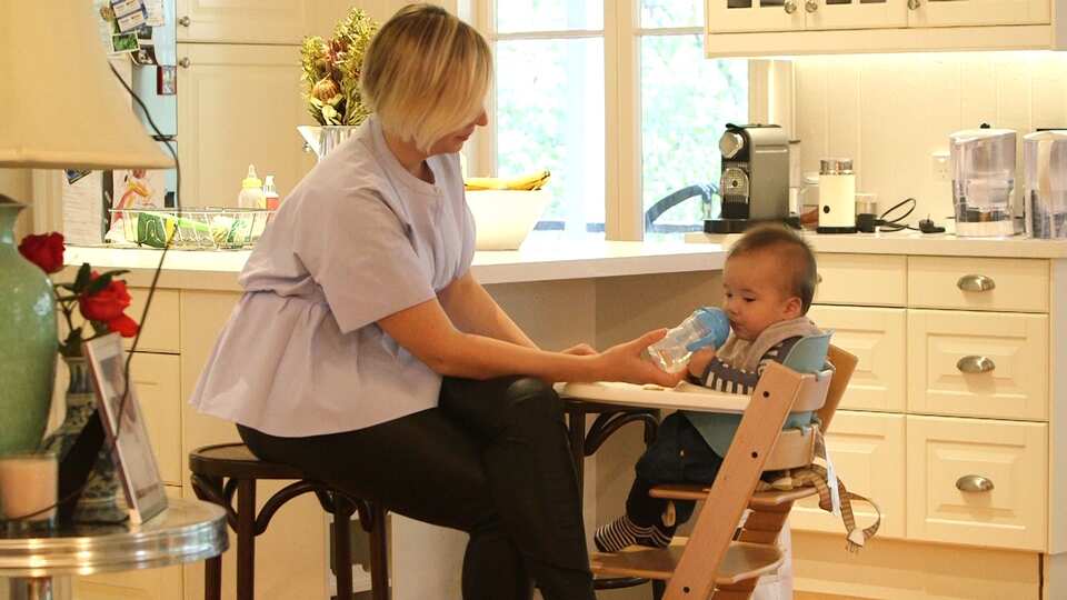 Jessica Rudd stocks up her suitcase | SBS Small Business Secrets