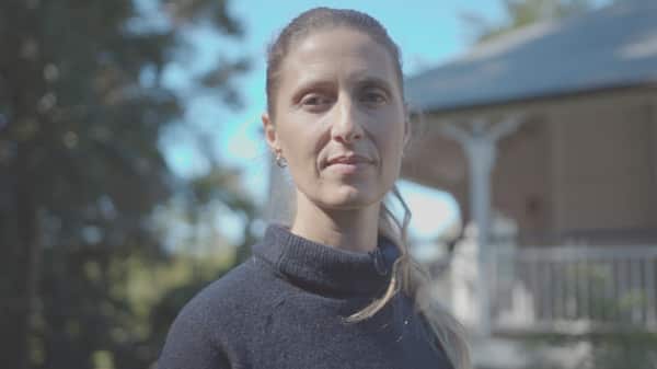 Mullumbimby: The counterculture town fighting 5G | SBS The Feed